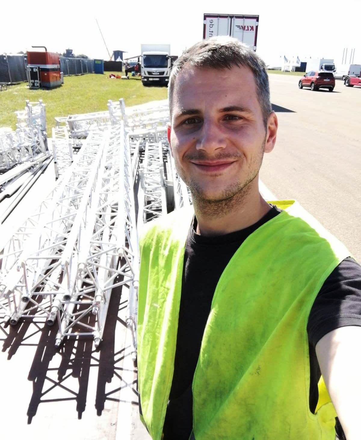 Stagehands hier buchen • Rufen Sie uns an: 0711 - 887 968 10